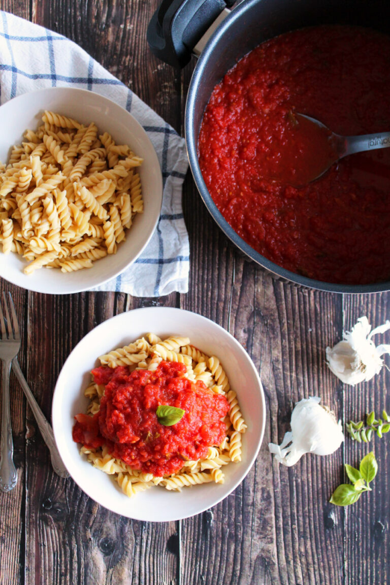 Frank Sinatra Inspired Fresh Tomato Sauce — Holoka Home